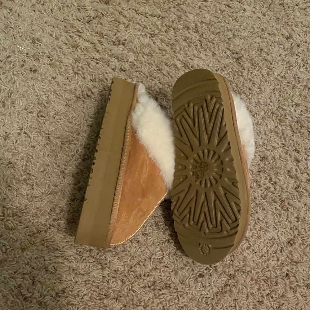 Ugg Inspired Platform Fuzzy Slippers - Gem
